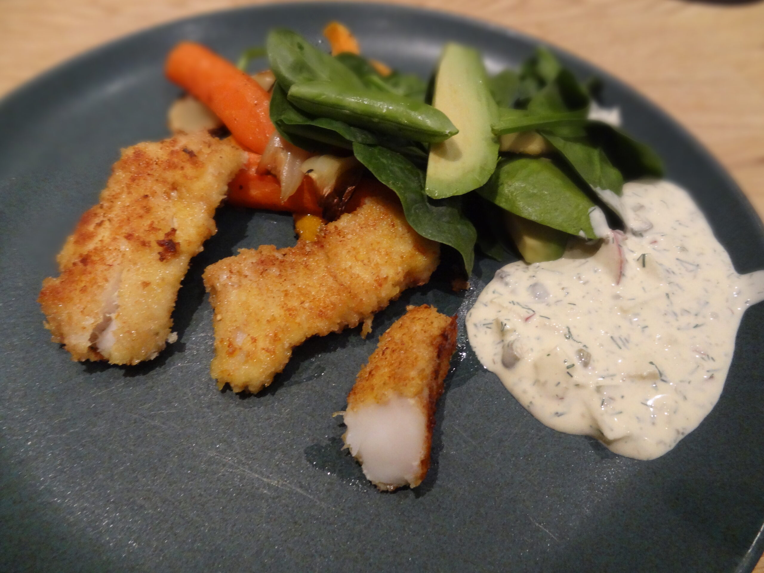 Glutenfri panerad fisk med kapris- och äppelsås - Gottgottigottgott.nu